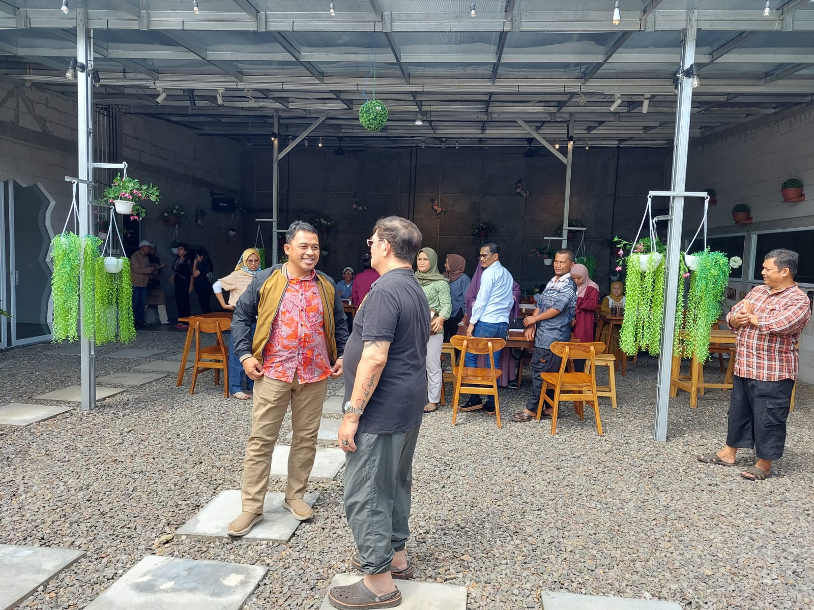 Tempat Tongkrongan Kekinian, Cafe Seruni Jadi Rekomendasi Untuk ...